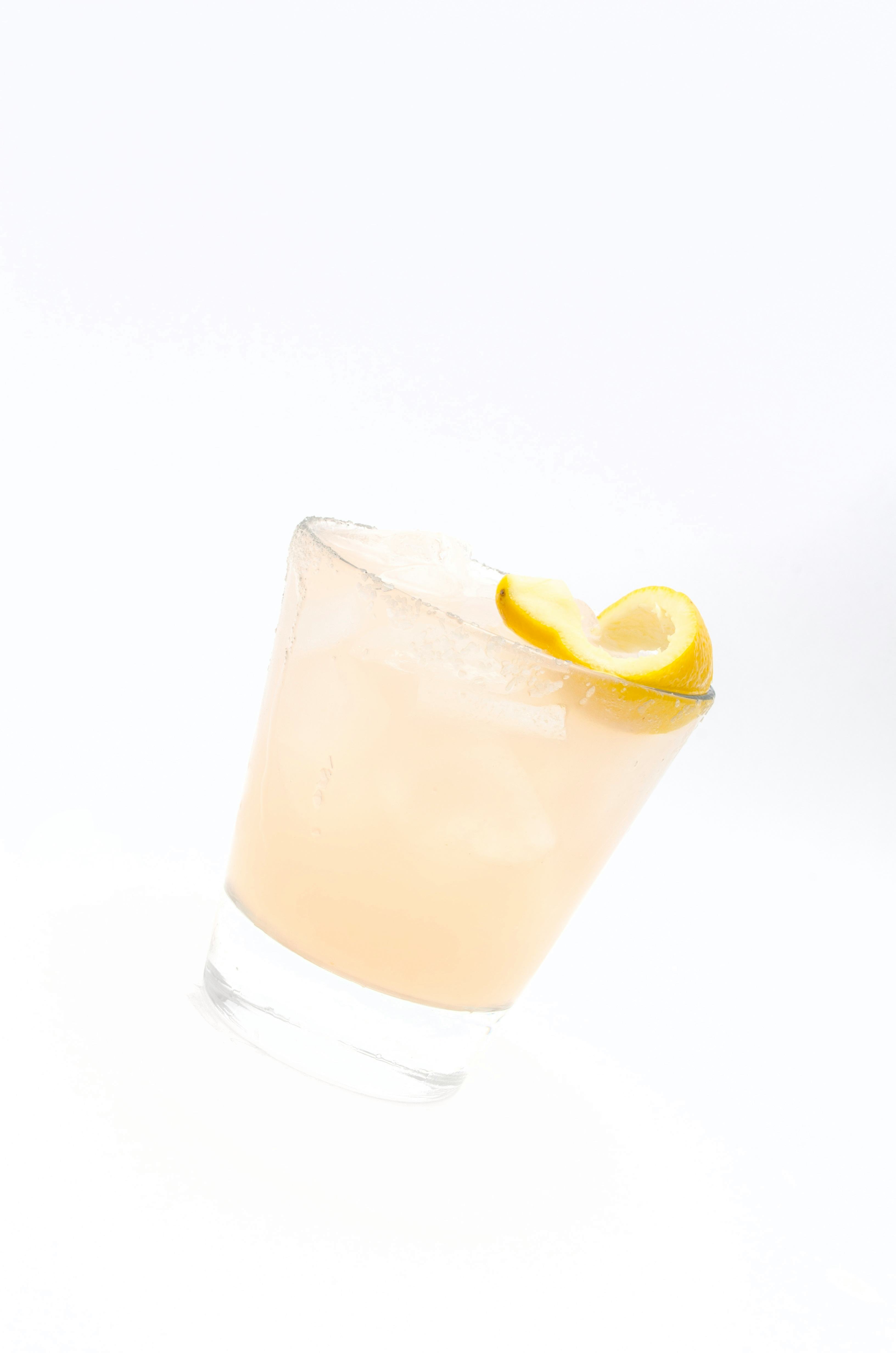 10 Summer Wedding Cocktail Ideas That Are Refreshingly Unique And Fun