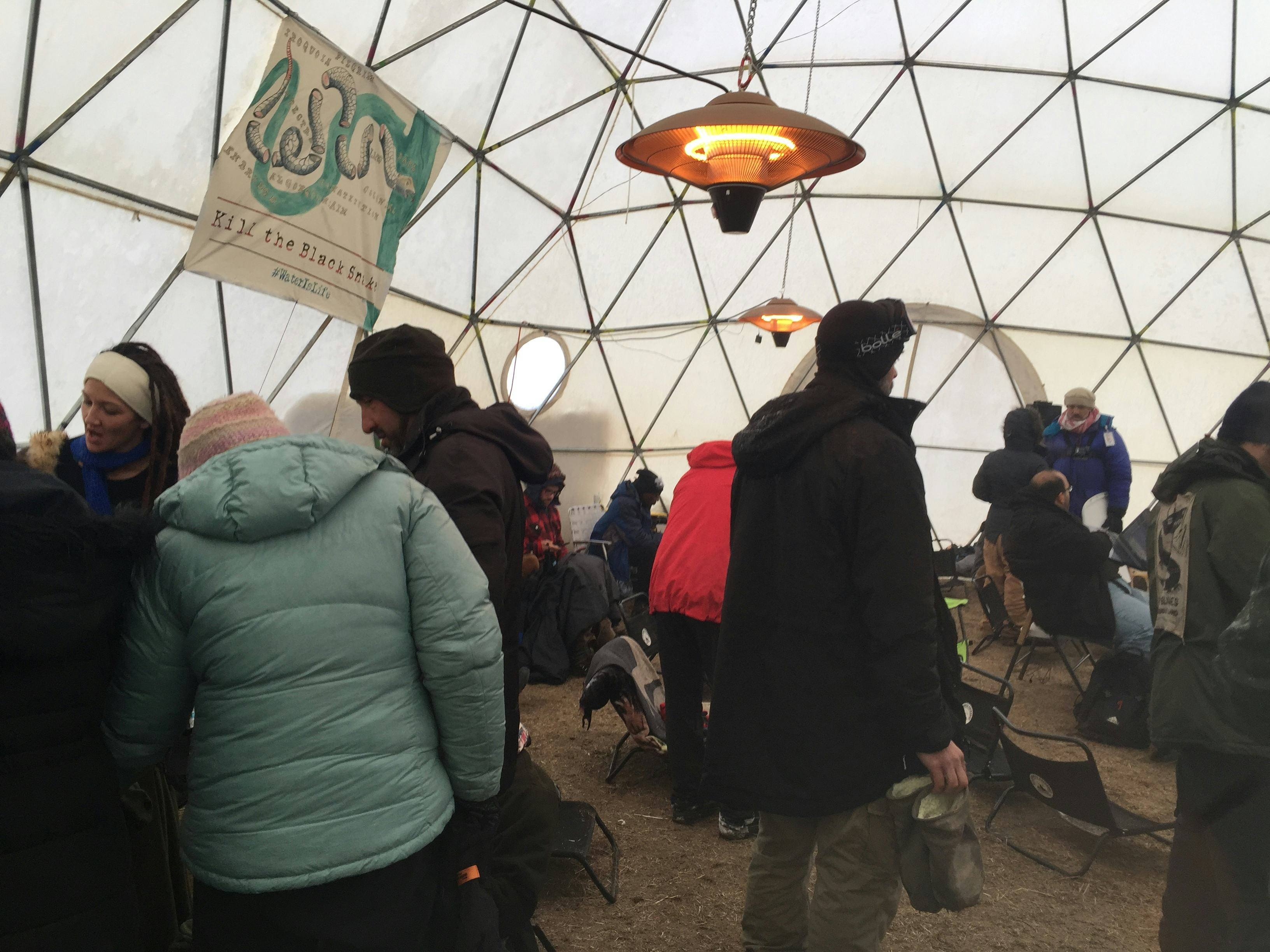 Harsh blizzard ravages those who remain at Standing Rock to continue ...