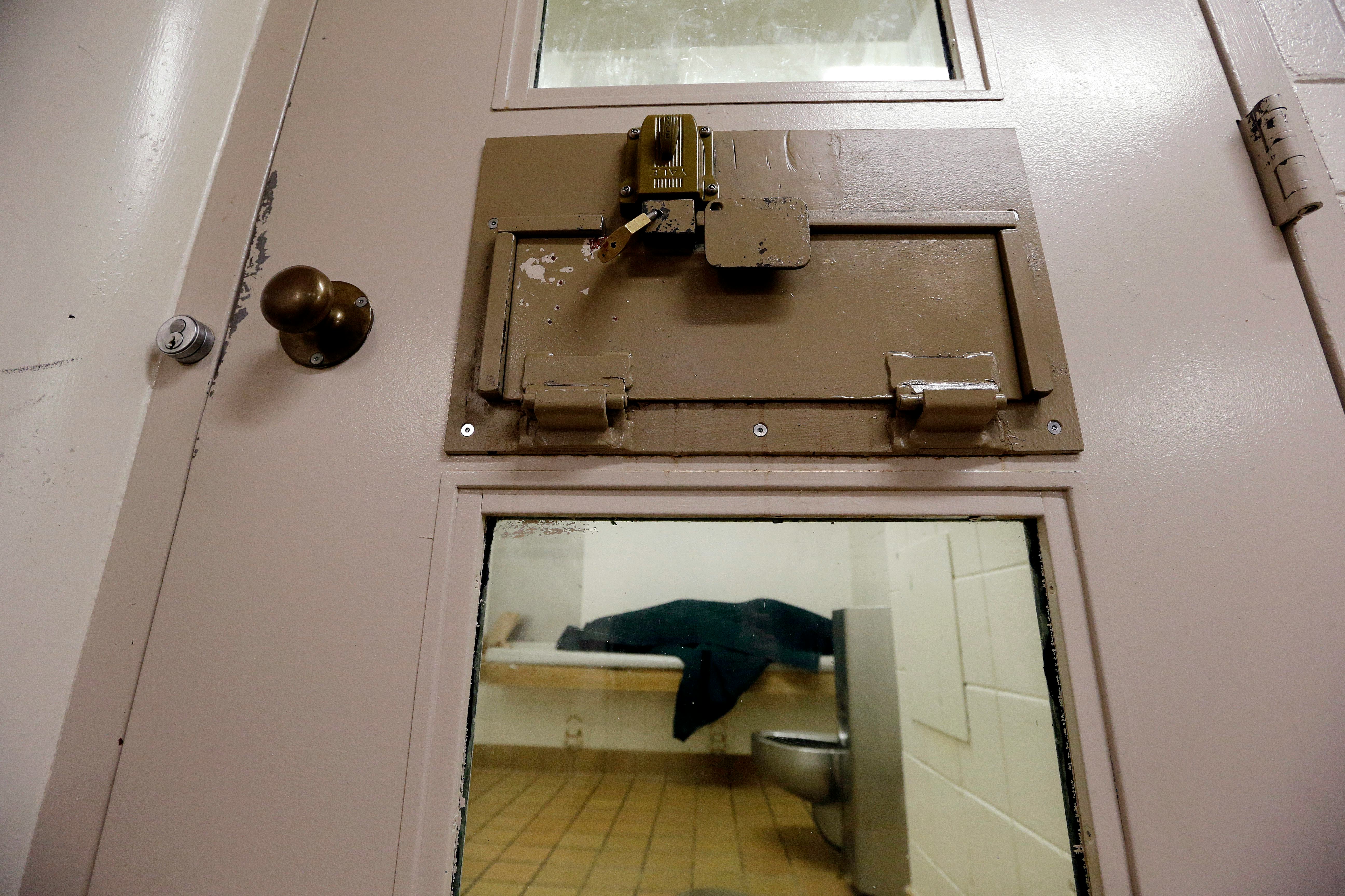 Watch America's Prison System Explode in One Alarming GIF