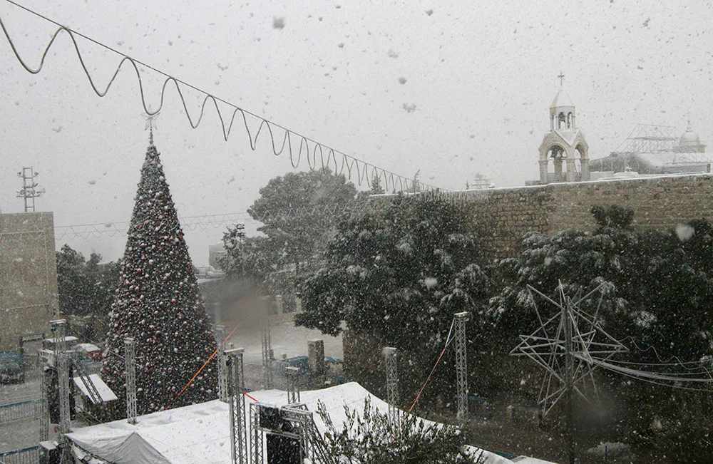 11 Stunning Photos Of the Historic Snow Storm Hitting the Middle East