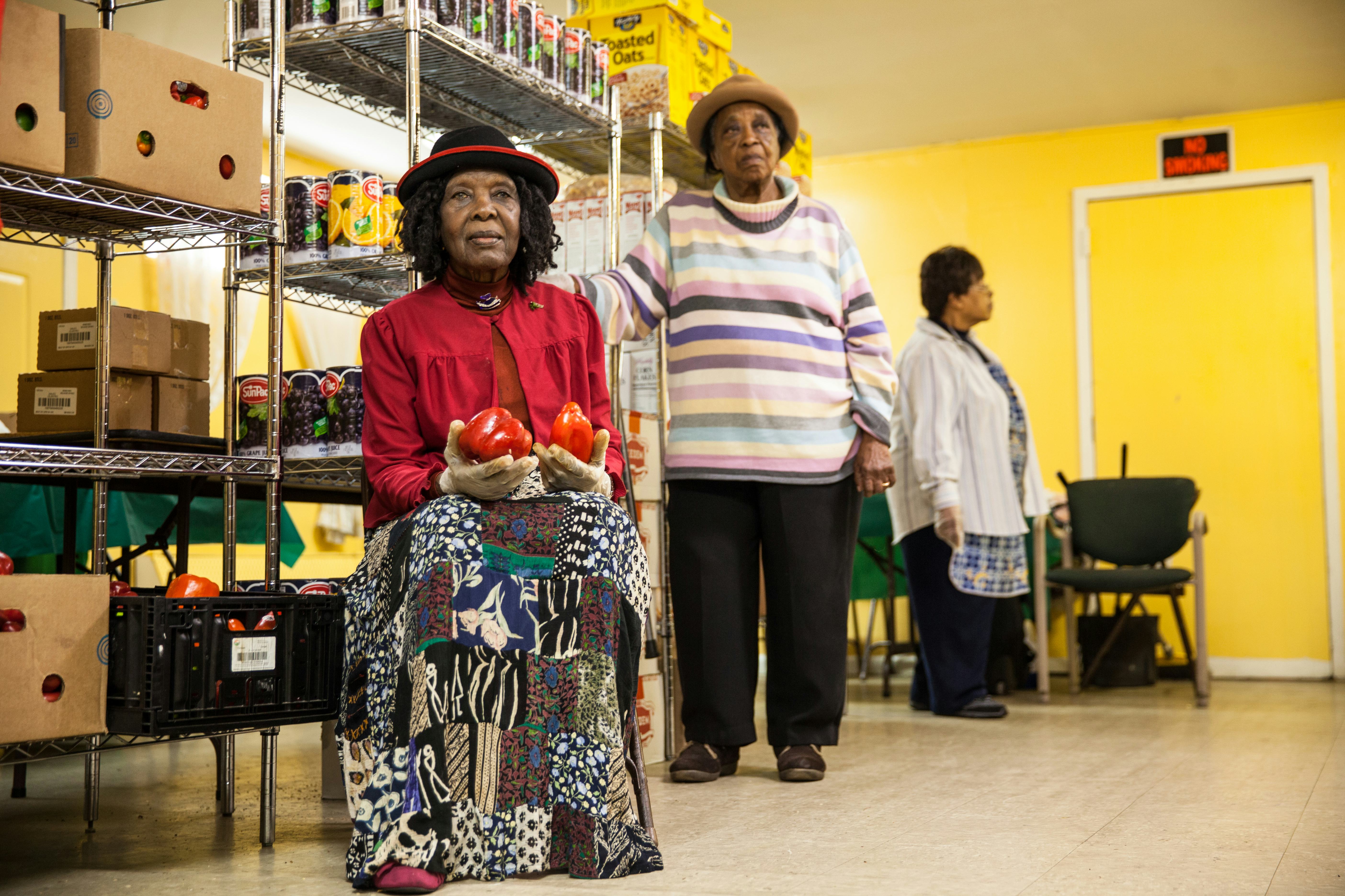 These 14 Powerful Photos Show What It's Like to Be Hungry in NYC