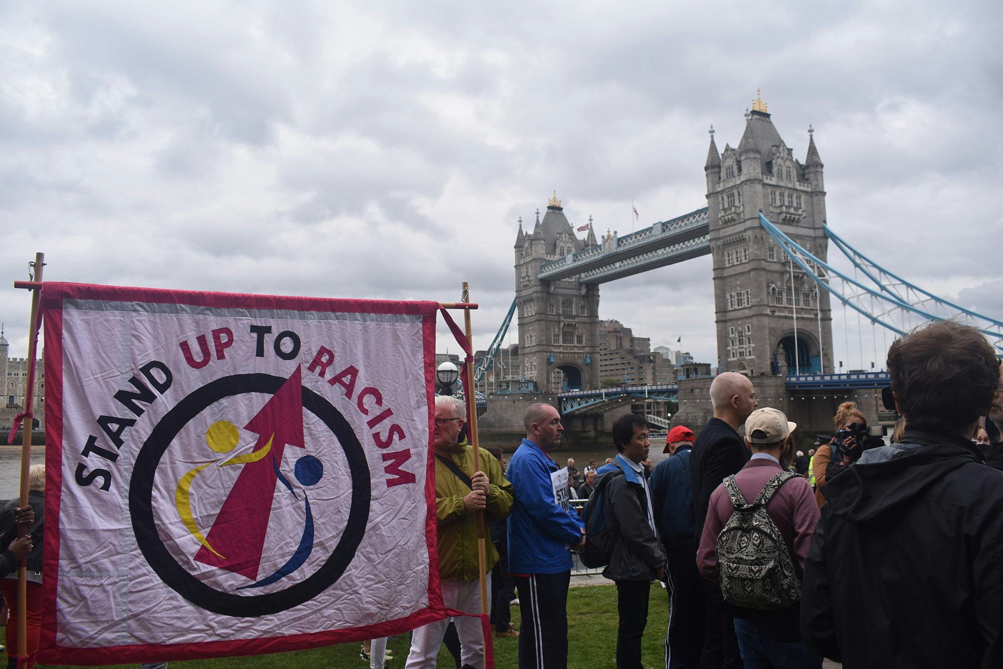 7 powerful photos of vigil for London attack victims show strength ...