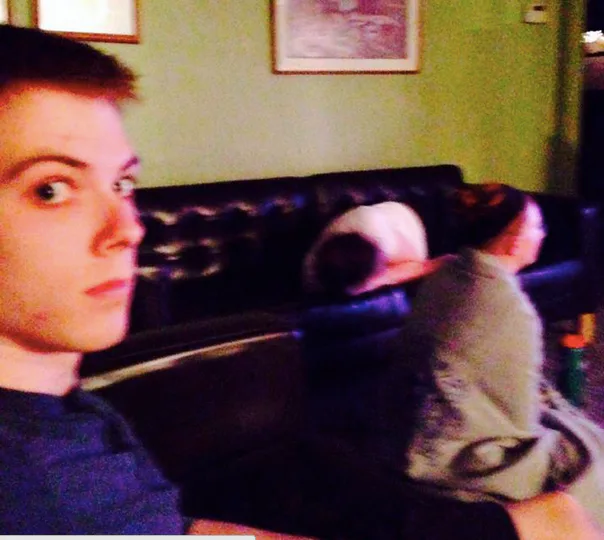 This Guy's Selfies Show That Being a Third Wheel Is Actually the Best