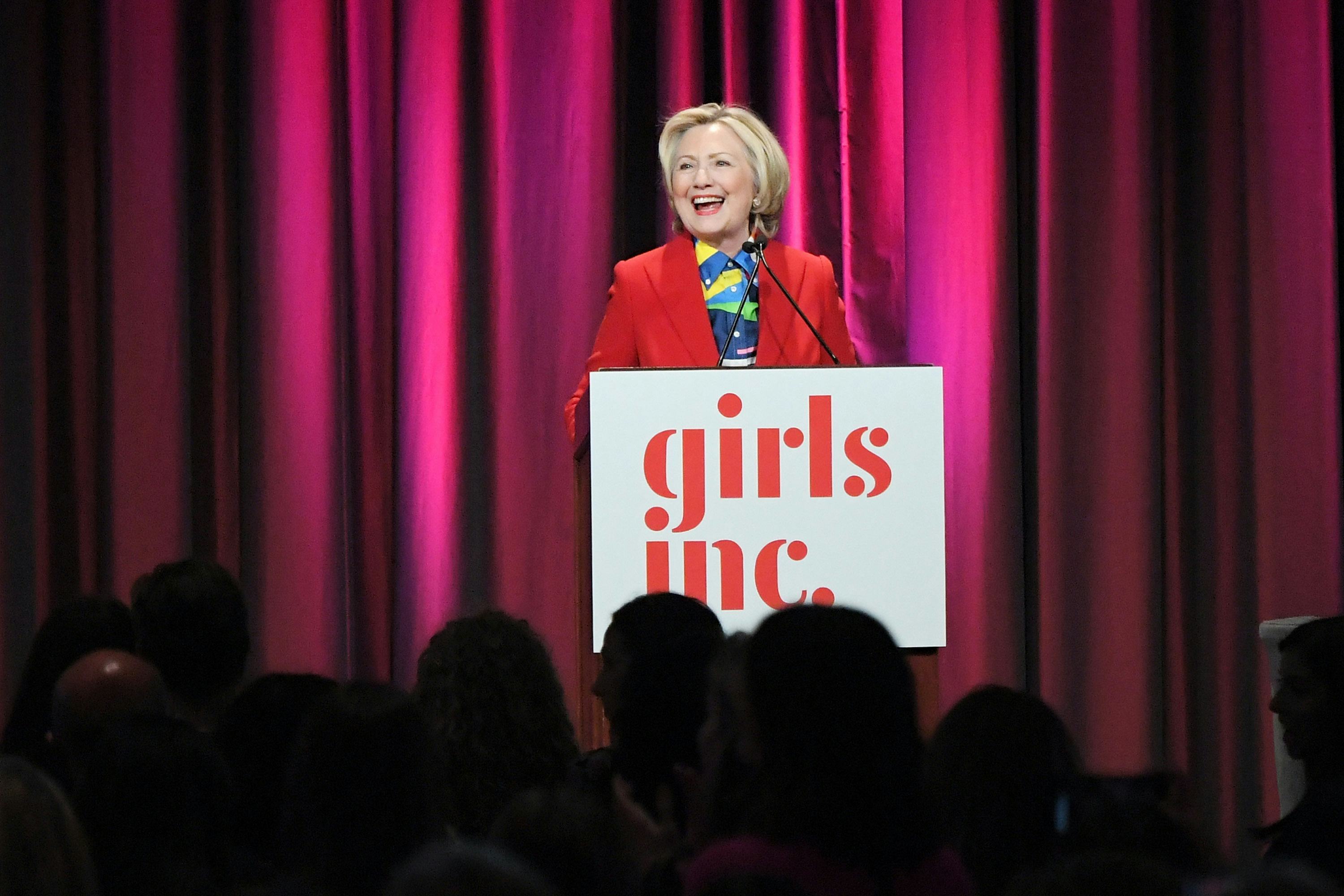 Hillary Clinton debuted a new haircut on International Women's Day ...