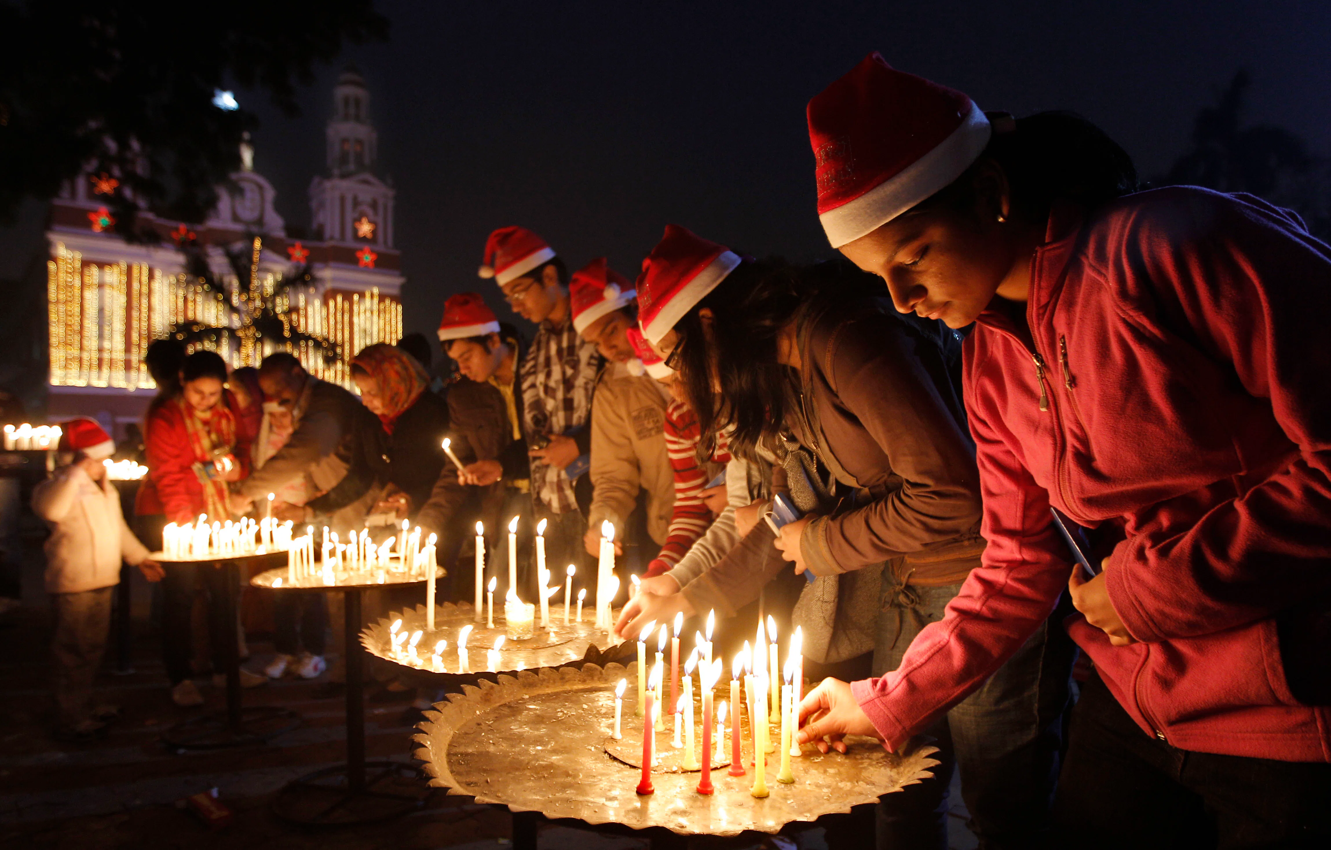 15 Photos Showing How Christmas is Celebrated Around the World