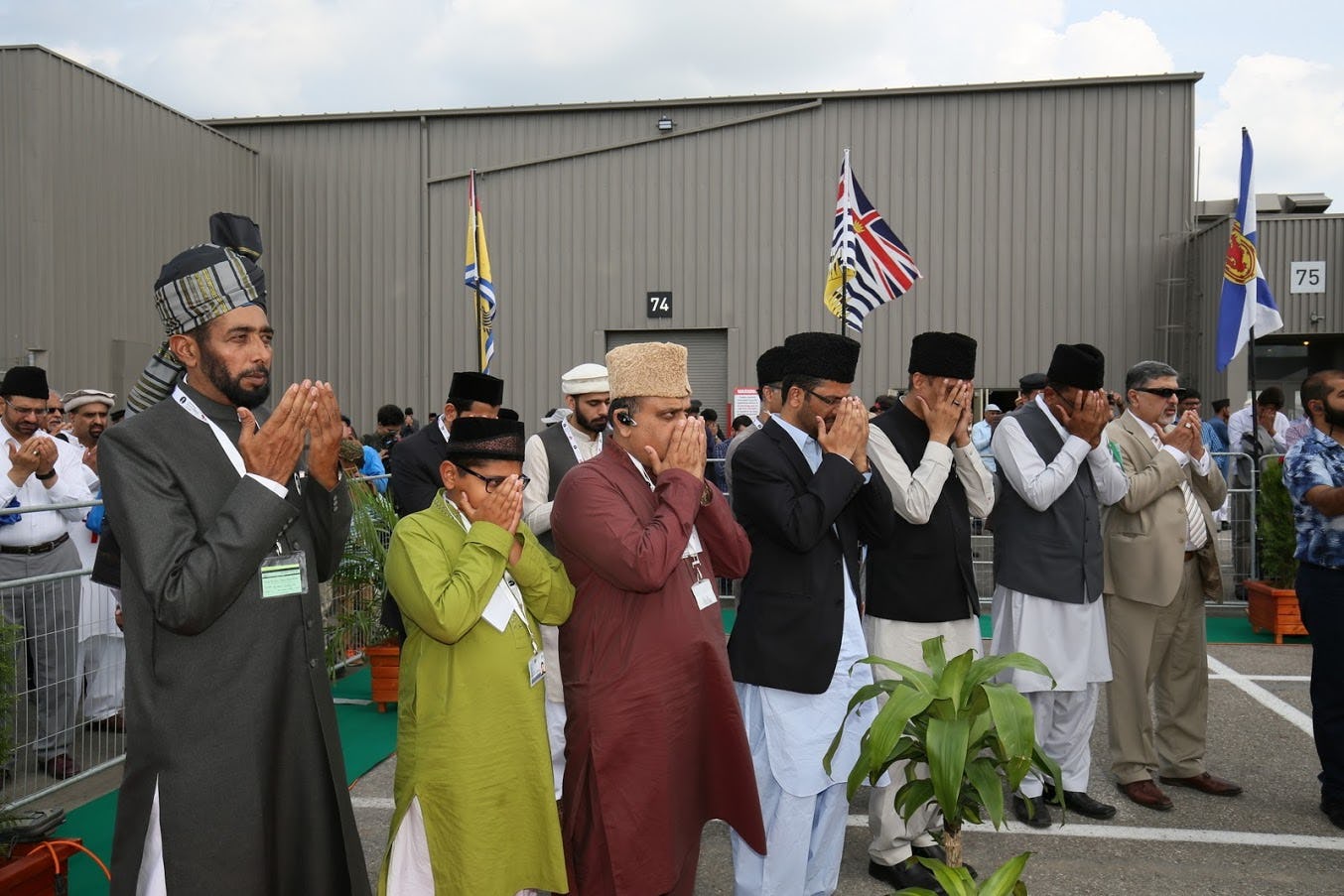 More than 20,000 Muslims gathered in Canada for three days to denounce ...