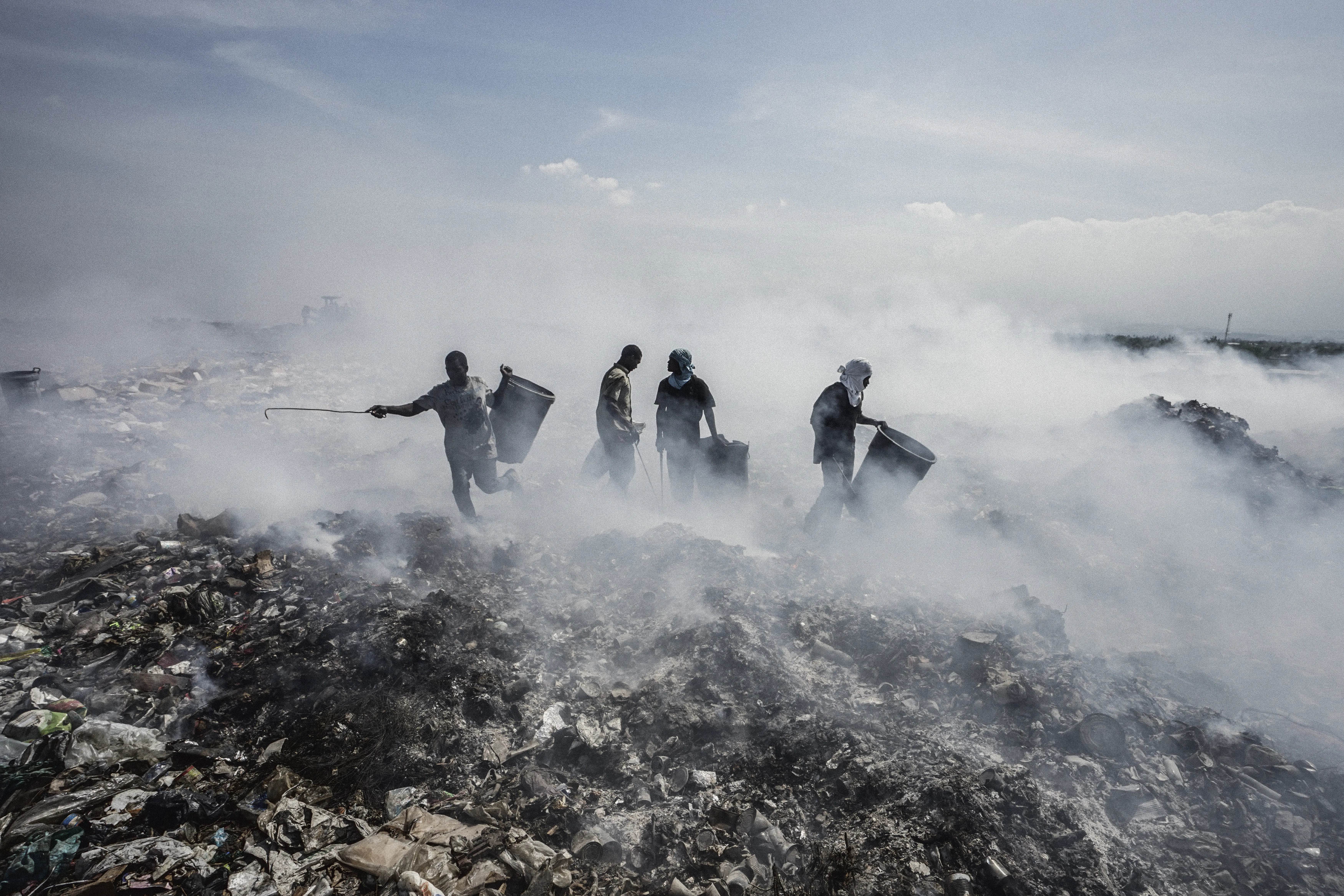 13 Mind-Blowing Images of Landfills Around the World Show the True Cost ...