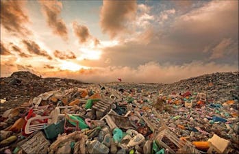 13 Mind-Blowing Images of Landfills Around the World Show the True Cost ...