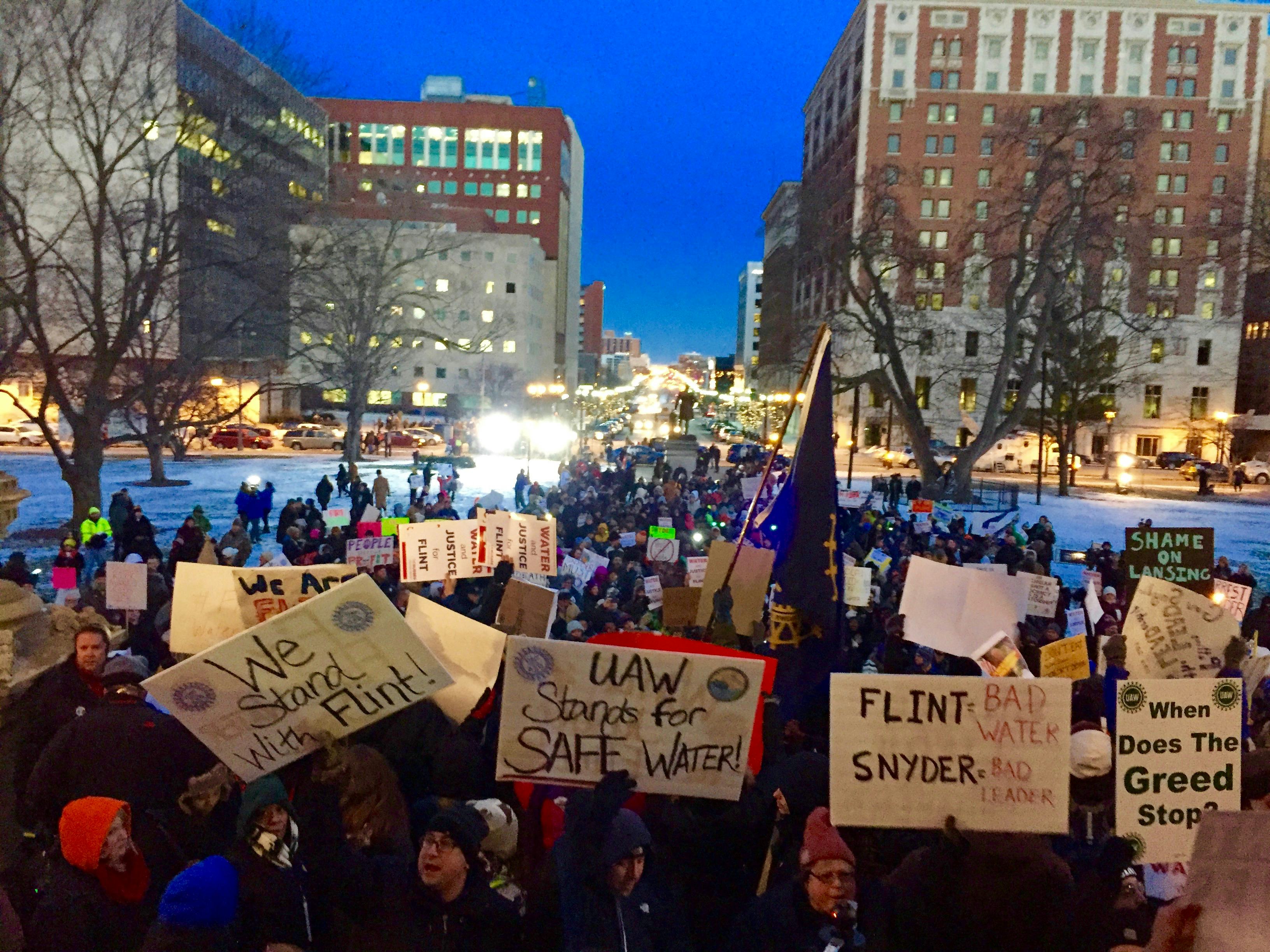 22 Powerful Photos Show the Devastating Reality of Flint's Water Crisis