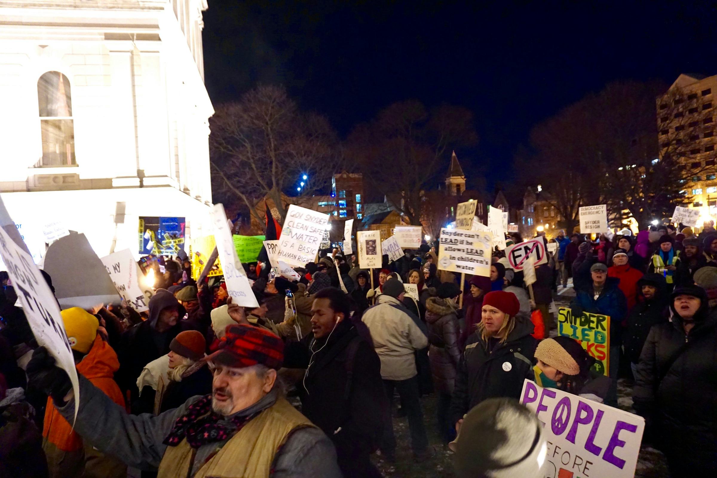 22 Powerful Photos Show the Devastating Reality of Flint's Water Crisis