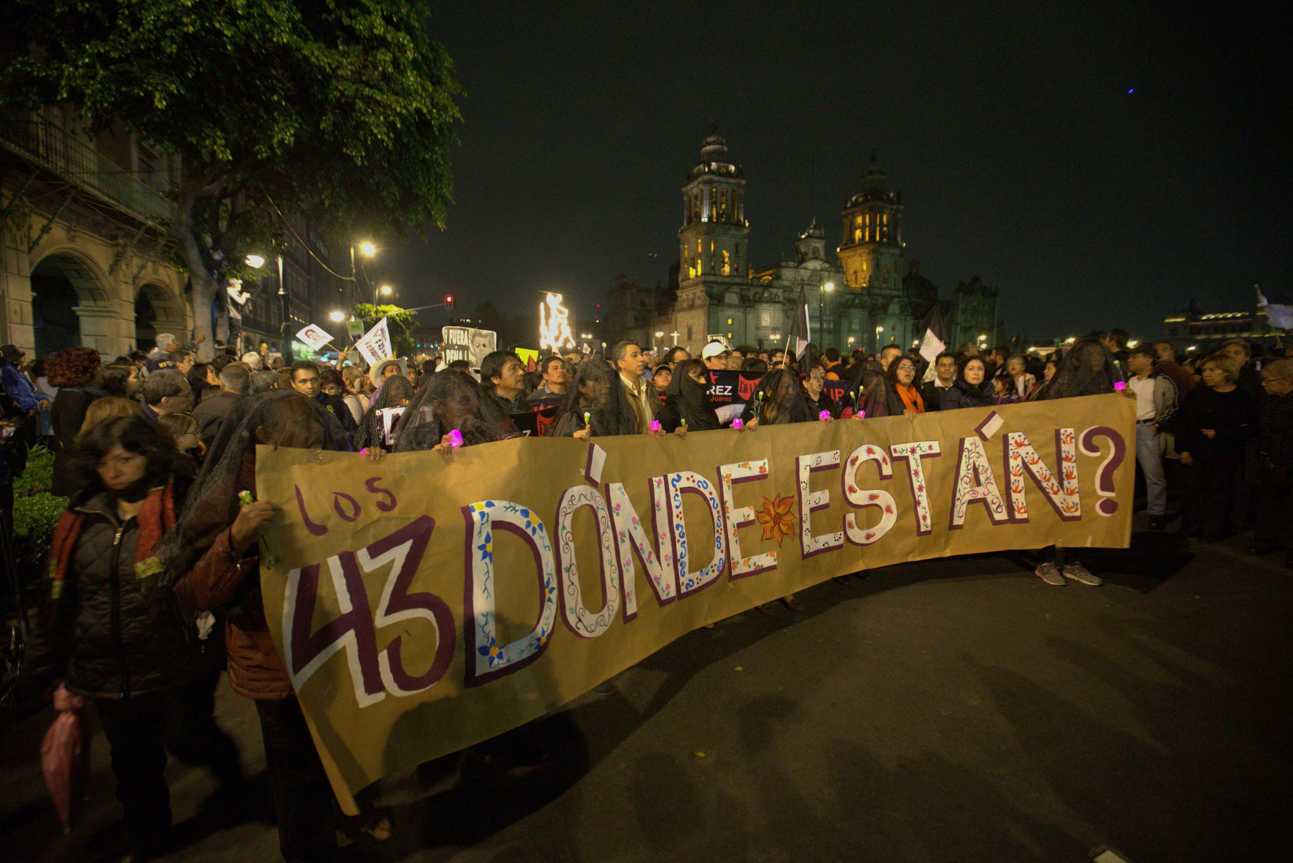 Intense Photos Capture the Growing Protest Crisis in Mexico