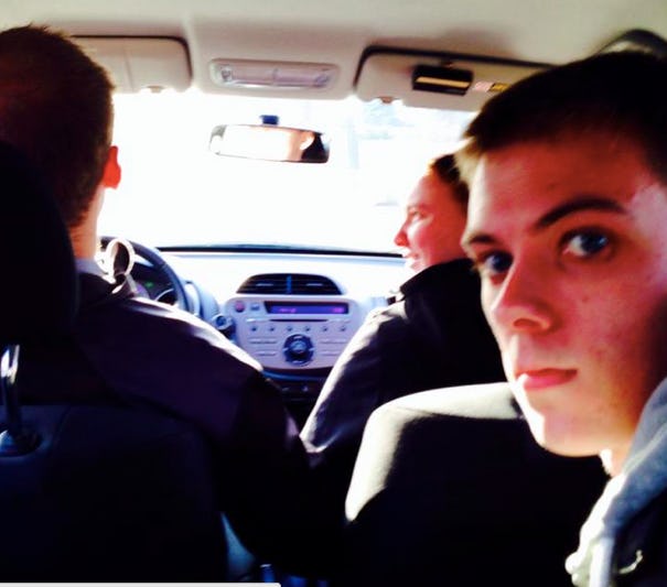 This Guy's Selfies Show That Being a Third Wheel Is Actually the Best