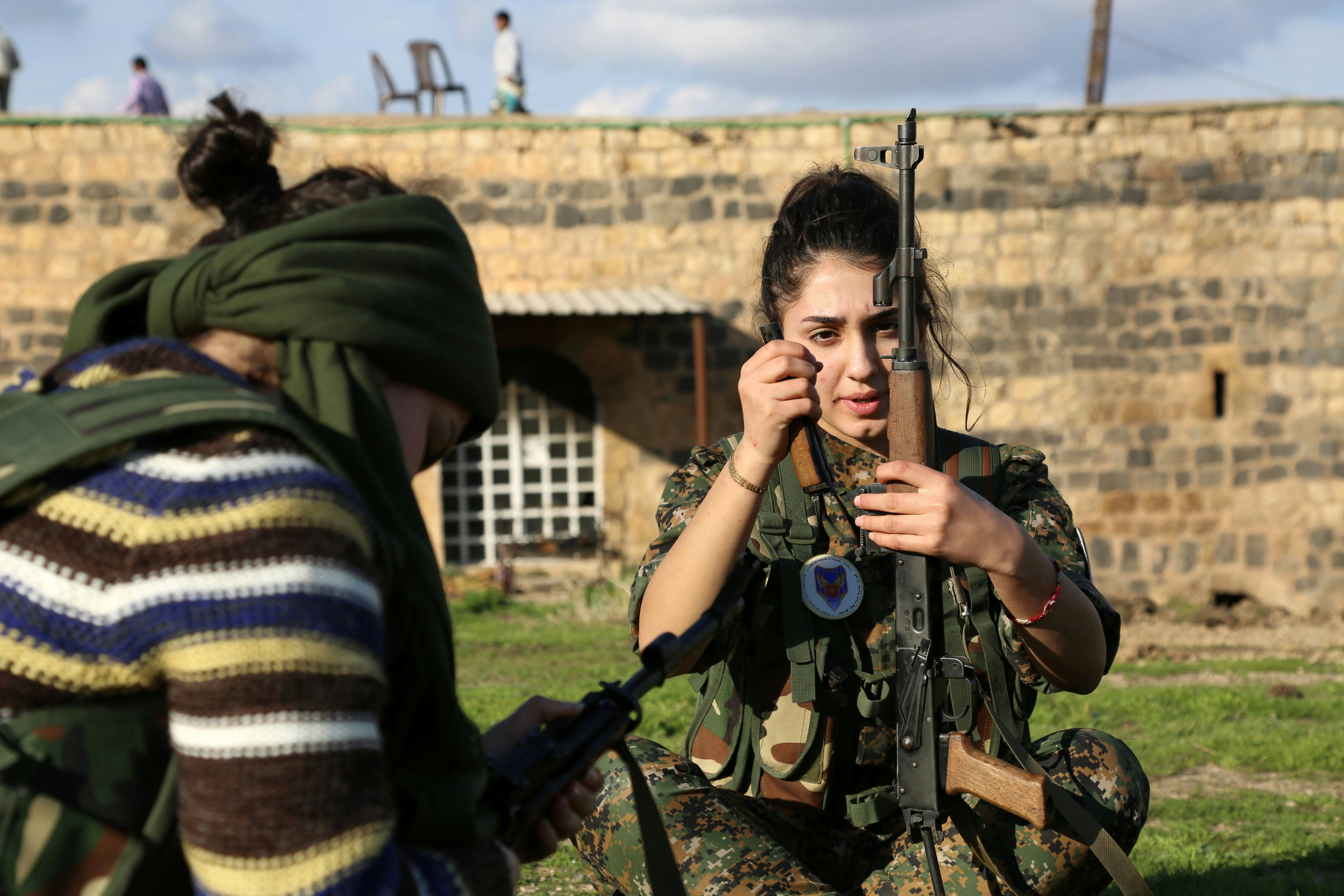 14 photos show the remarkable Kurdish women in little-known militias ...