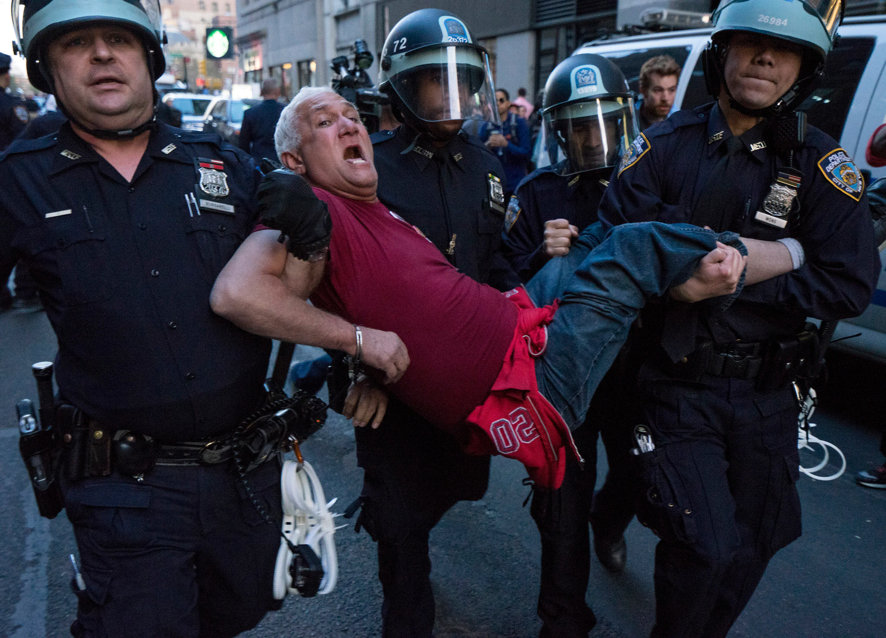 One Tweet Shows the Hypocrisy of How the Police Treat White Criminals