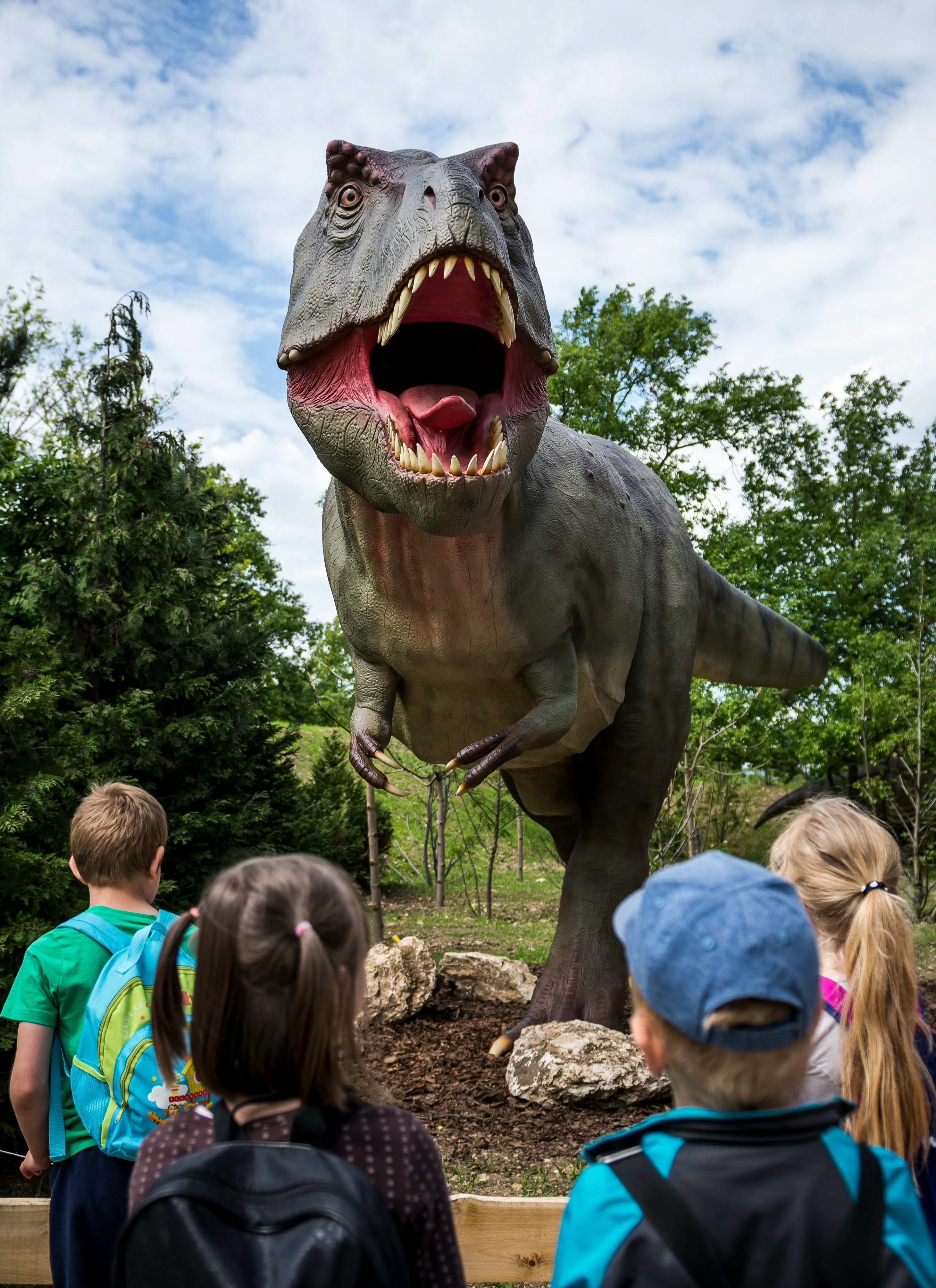 Tyrannosaurus Rex Probably Had Giant, Full Gums and Lips That Covered ...