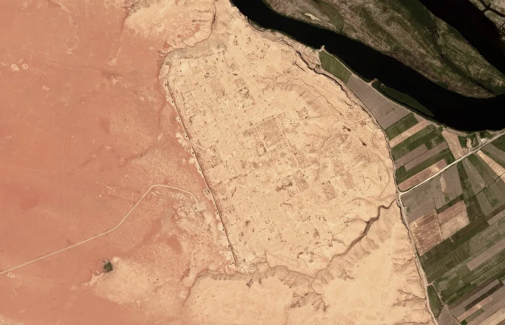 Breathtaking Photos of Syria From Space Put the Country's Civil War in ...