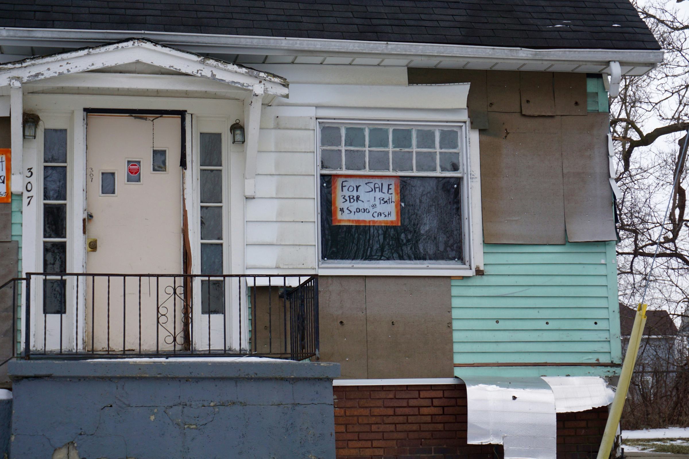 22 Powerful Photos Show the Devastating Reality of Flint's Water Crisis