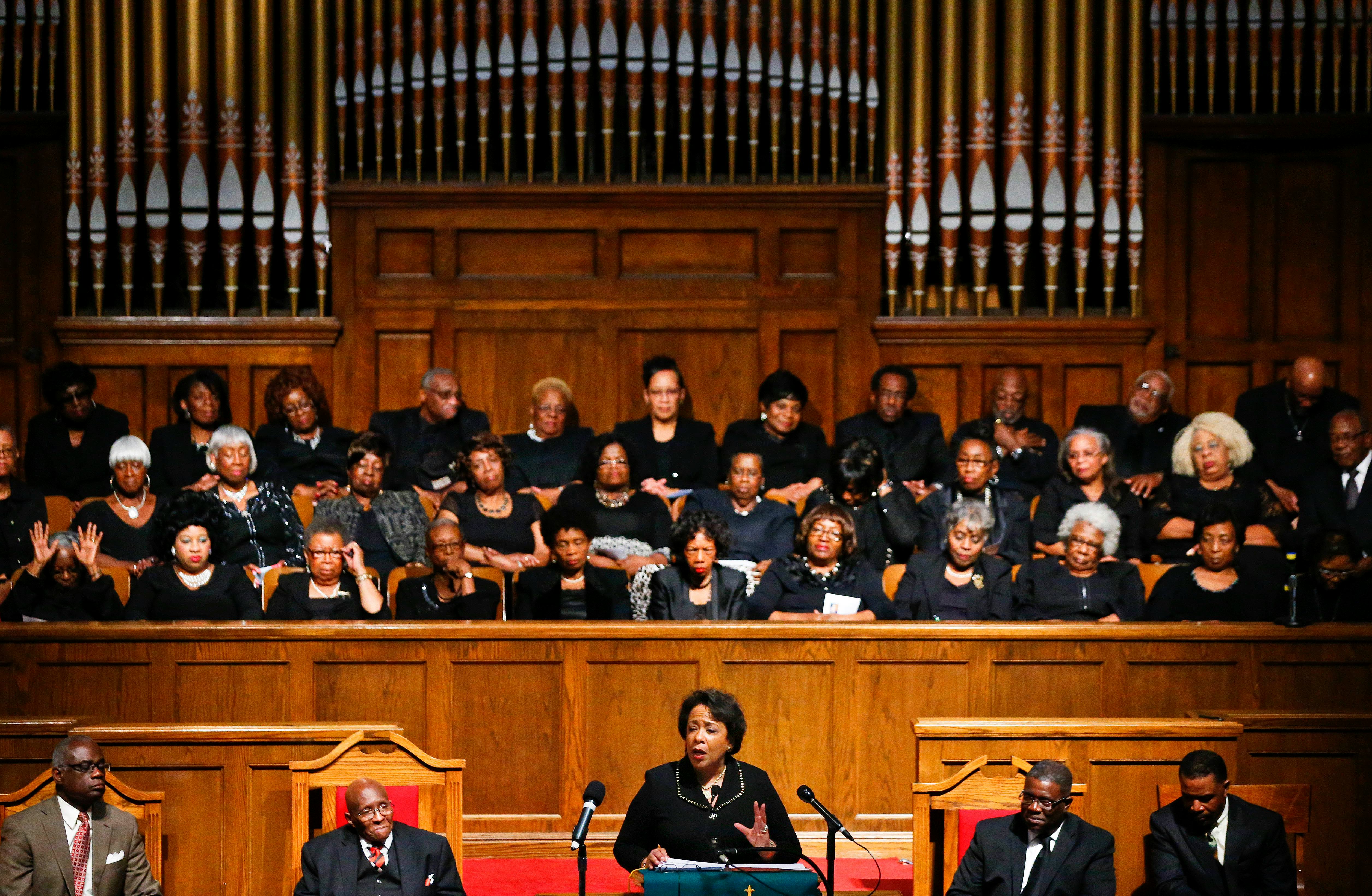 Loretta Lynch, the nation's first black female attorney general, bids ...