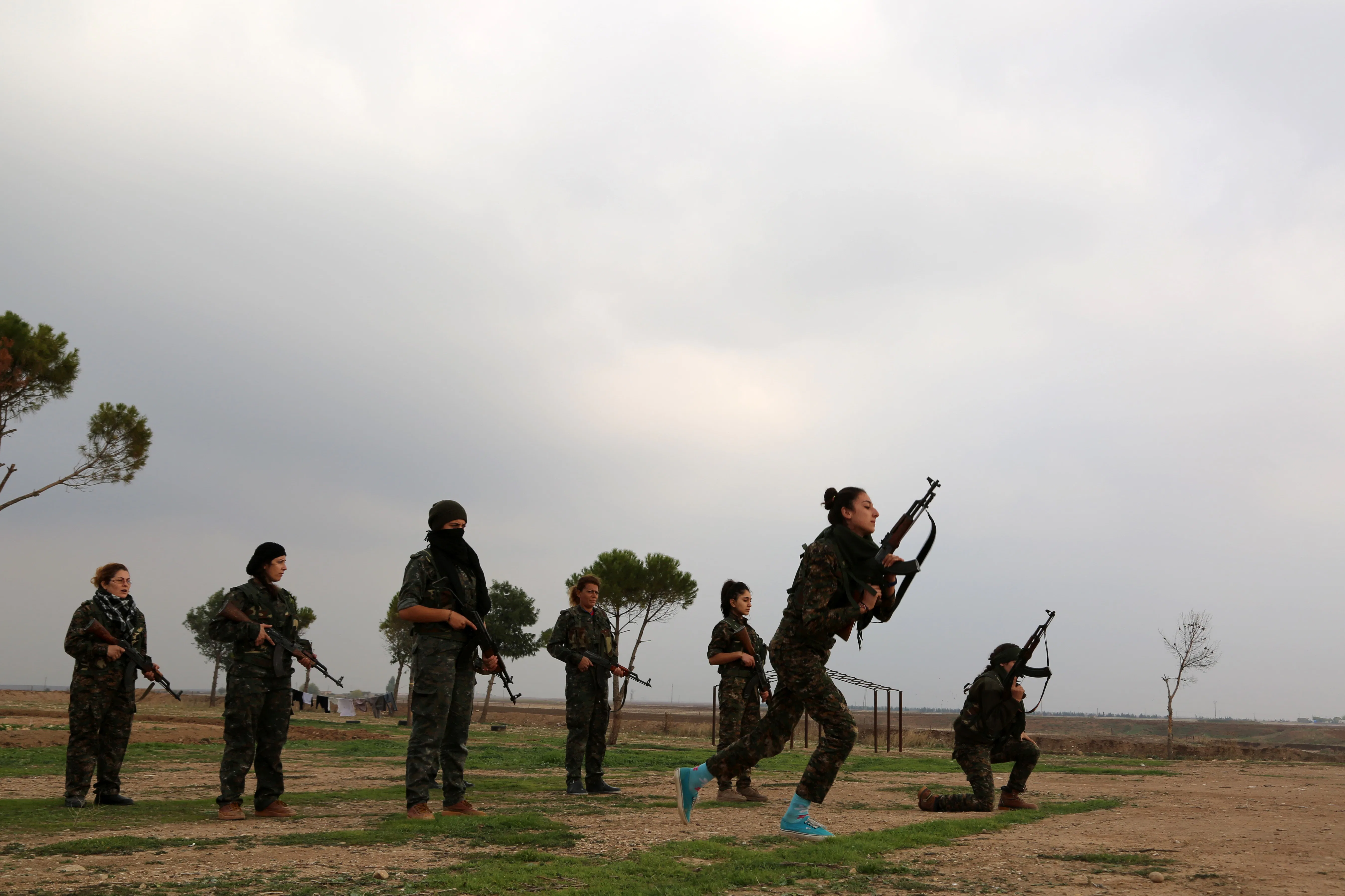 14 photos show the remarkable Kurdish women in little-known militias ...
