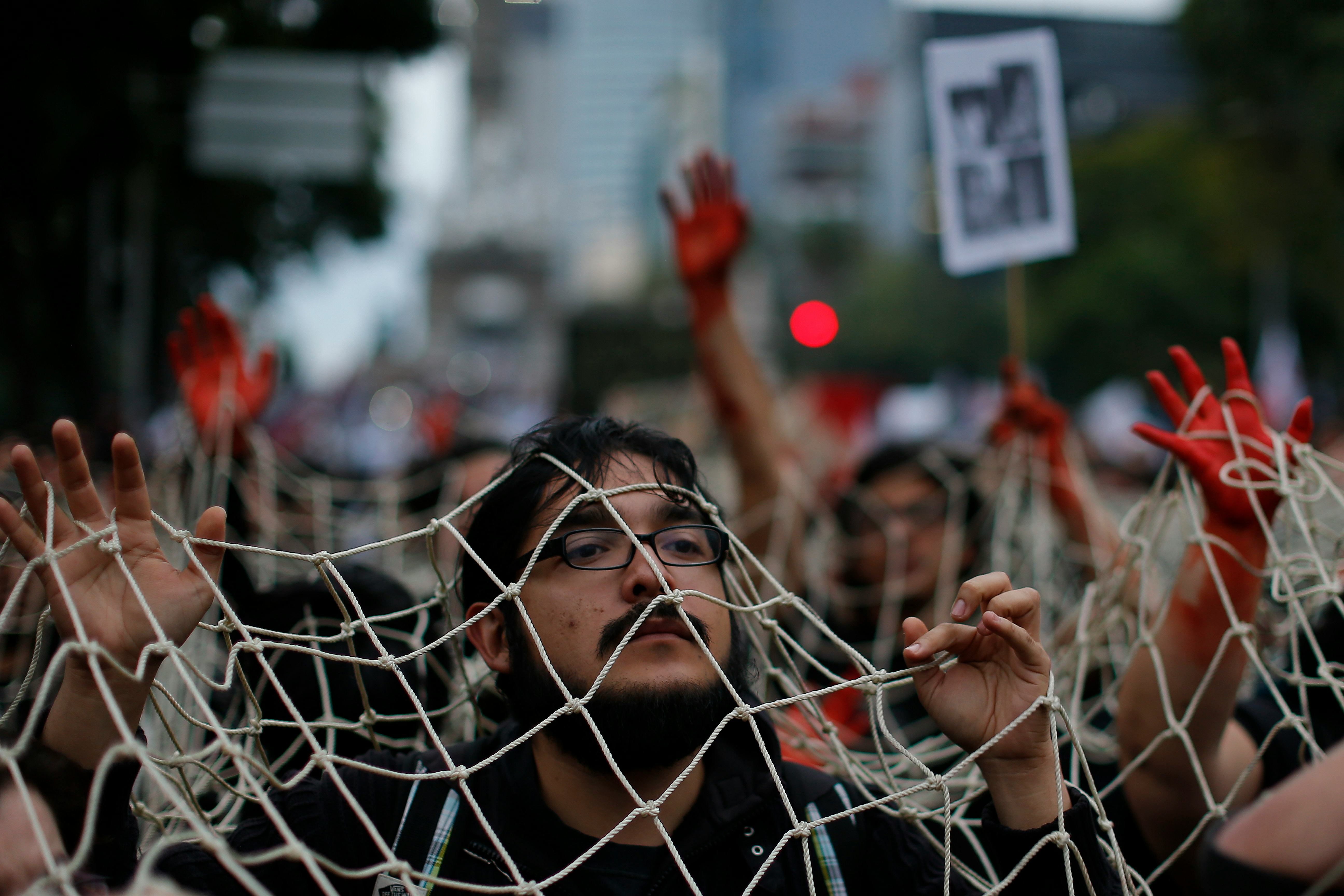 Intense Photos Capture the Growing Protest Crisis in Mexico