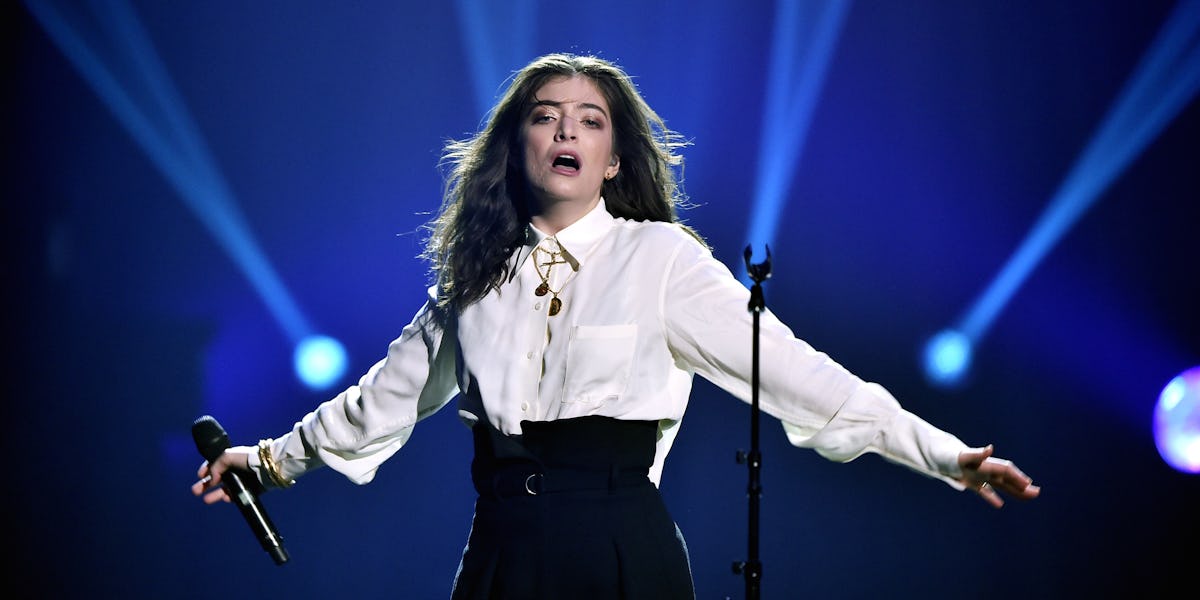 Watch Lorde Cover Frank Ocean And Perform An Unreleased Song