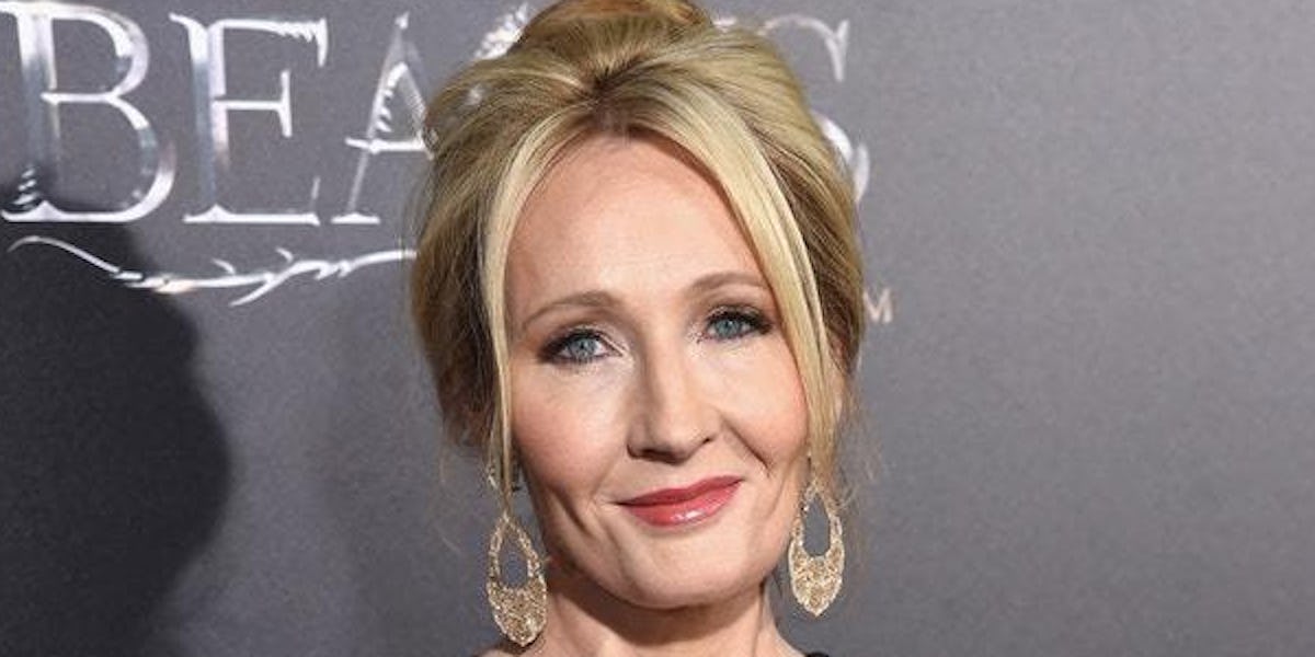 J.K. Rowling Is “Genuinely Happy” About Johnny Depp’s “Fantastic Beasts ...