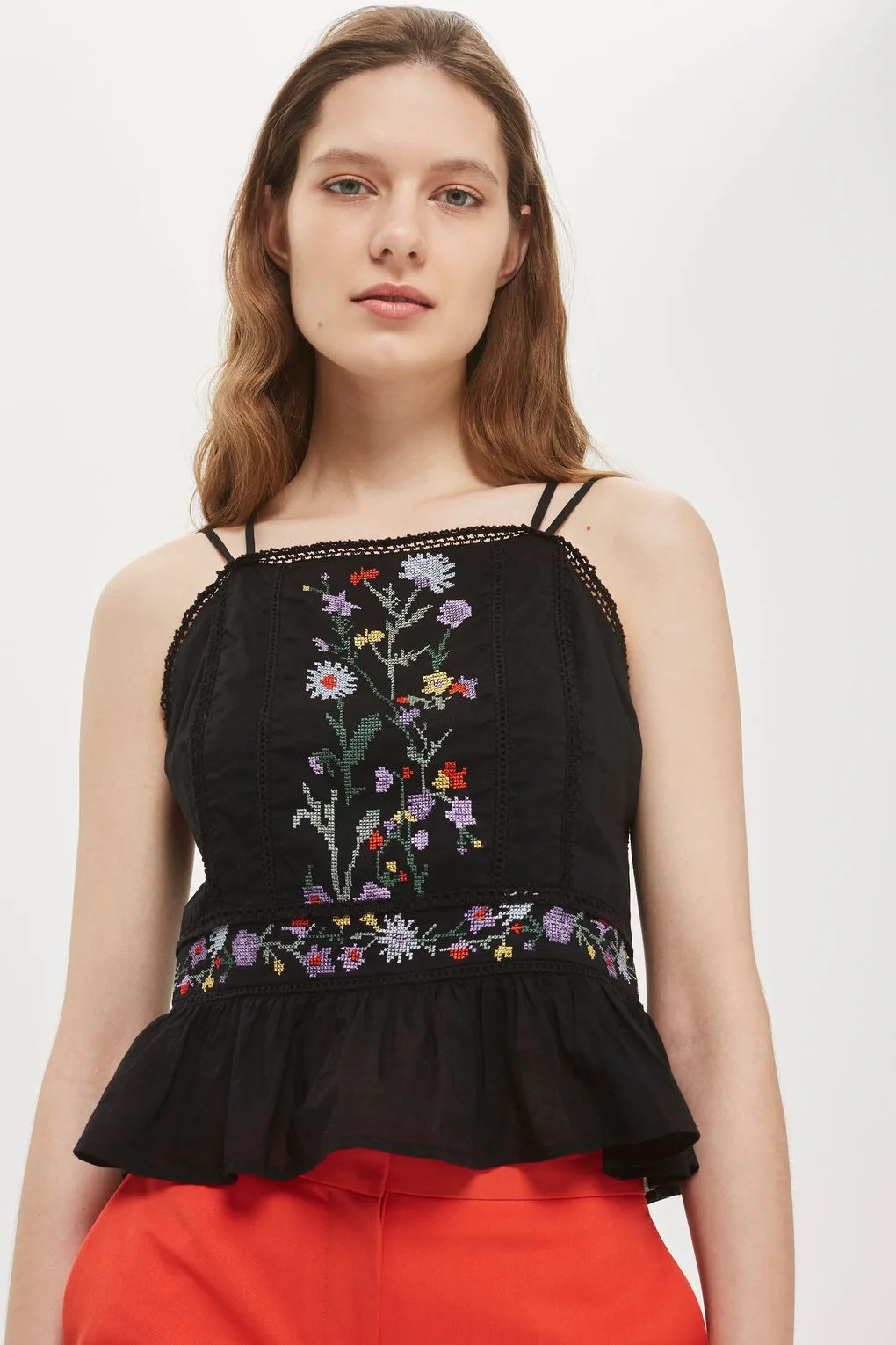 This Summer’s Best Shirt Is The Apron Top