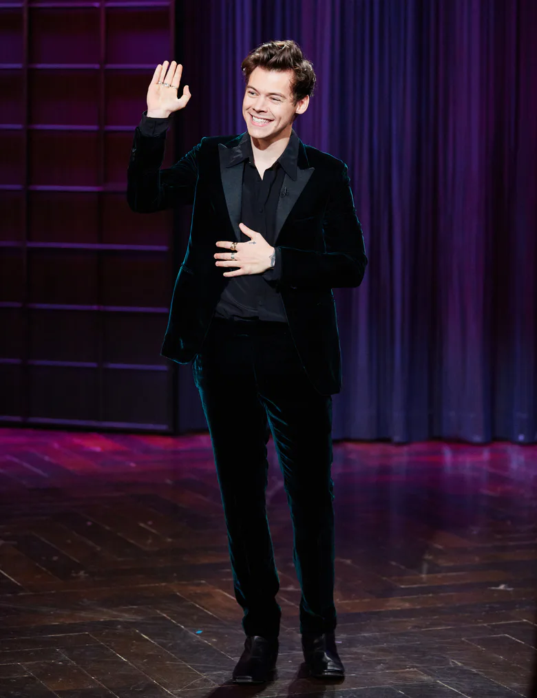 Let’s Take A Minute To Appreciate Harry Styles’ Many Suits