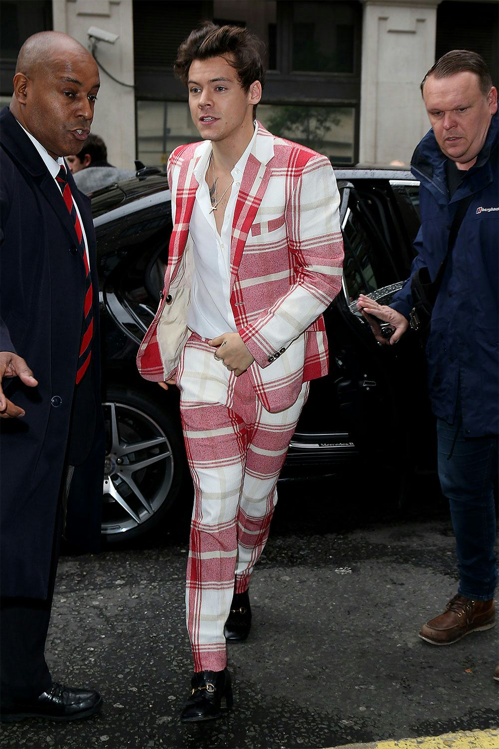 Let’s Take A Minute To Appreciate Harry Styles’ Many Suits