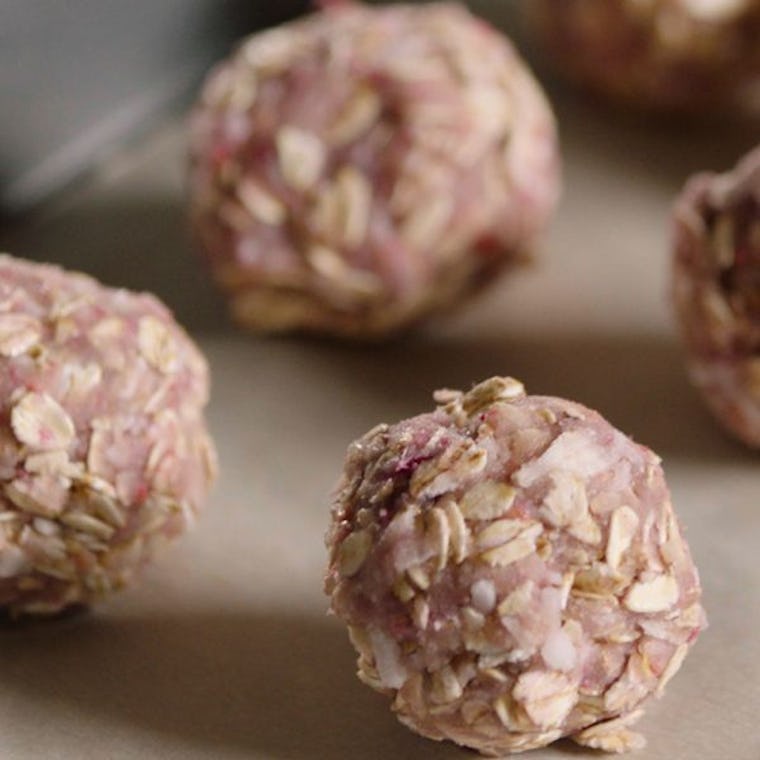 6 Healthy Snacks To Make For Work