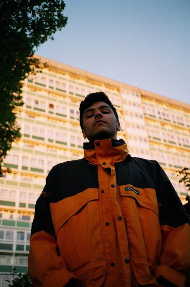 Jamie Isaac Is Bringing Cozy Vibes To A Room Near You