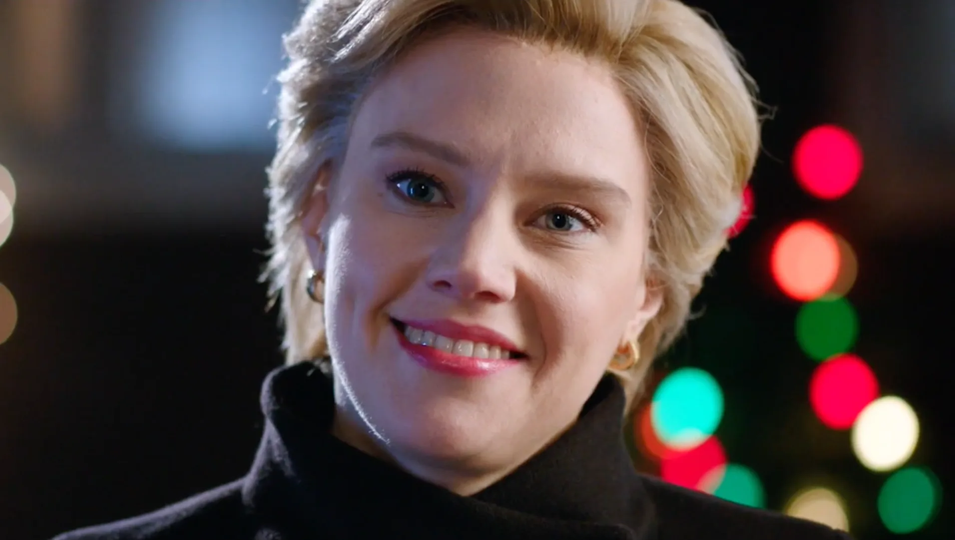 Hillary Clinton Hopes For A Christmas Miracle In New ‘SNL’ Skit
