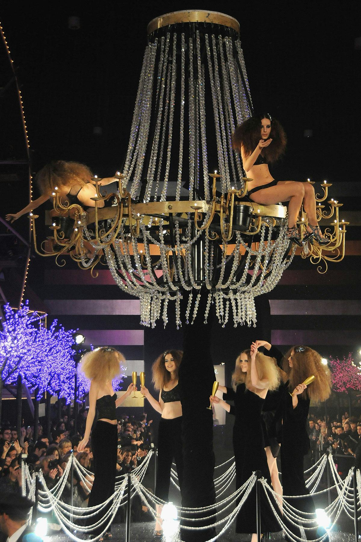 The Most Iconic Fashion Shows Of All Time