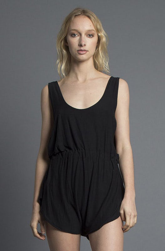 The Perfect Poolside Looks For Your Next Vacation