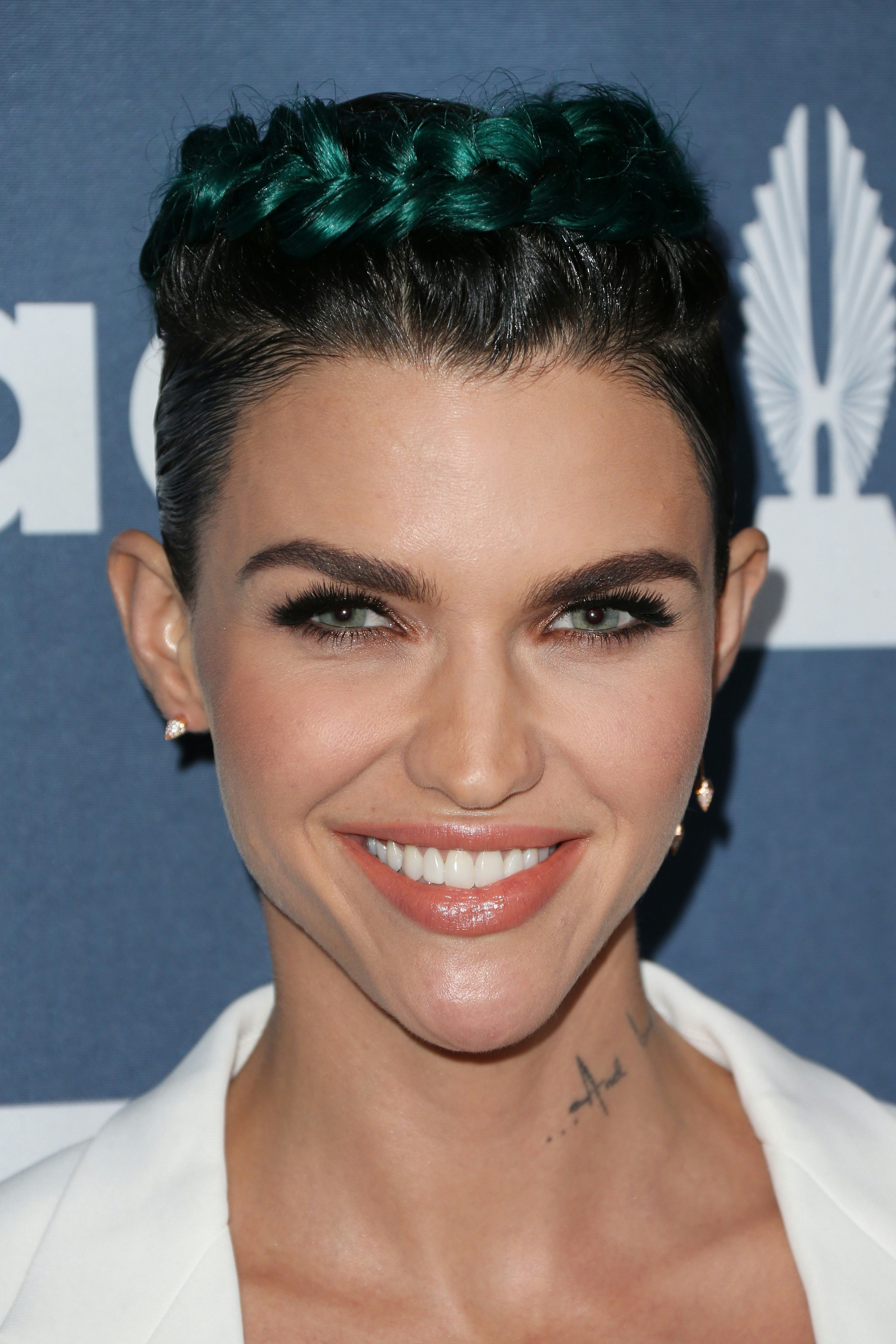 Ruby Rose Rocked An Emerald Braid Crown At The GLAAD Media Awards