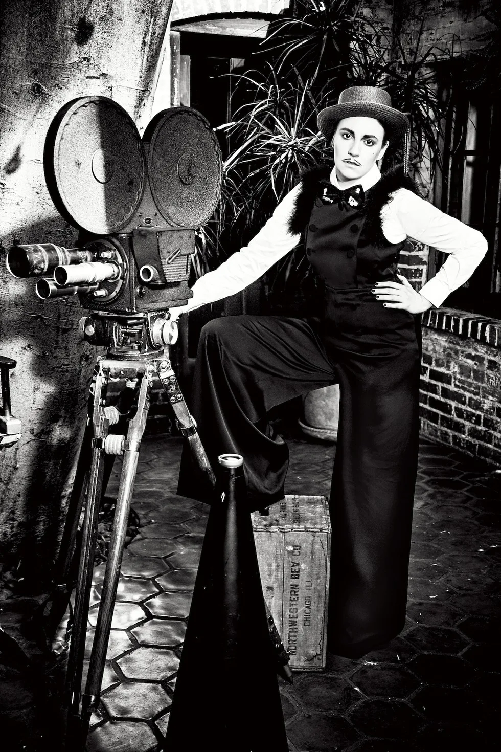 Lena Dunham Talks Children, Looks Awesome In Paper Magazine