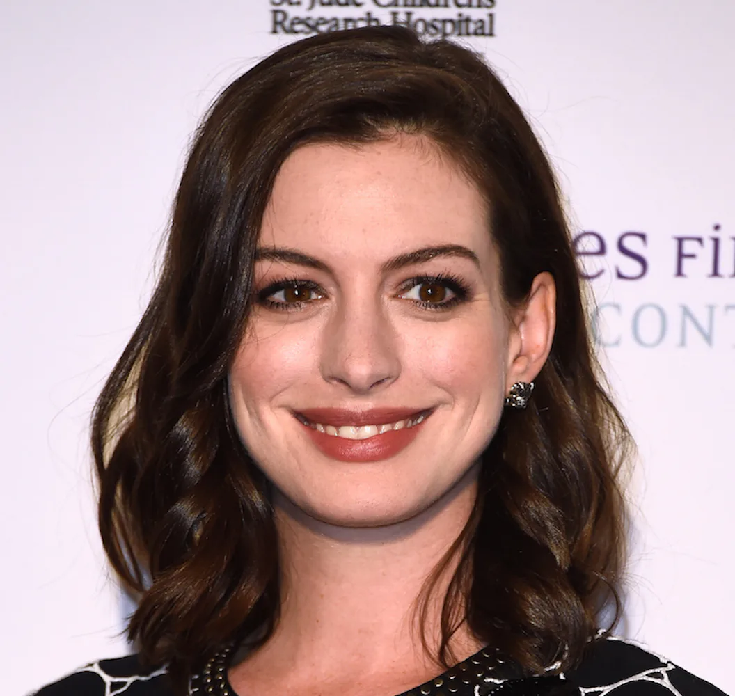 Check Out Anne Hathaway’s Bomb New Hair Color