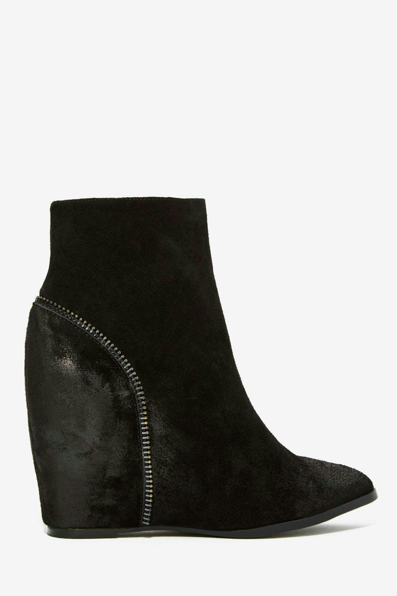 20 Wedge Boots that Won’t Break the Bank.