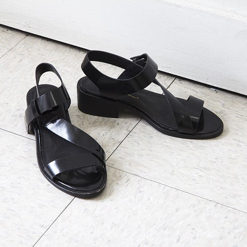 10 Black Sandals To Shop Summer 2015