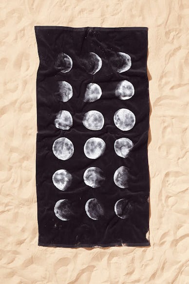 How to Maintain Your Goth Style All Summer Long