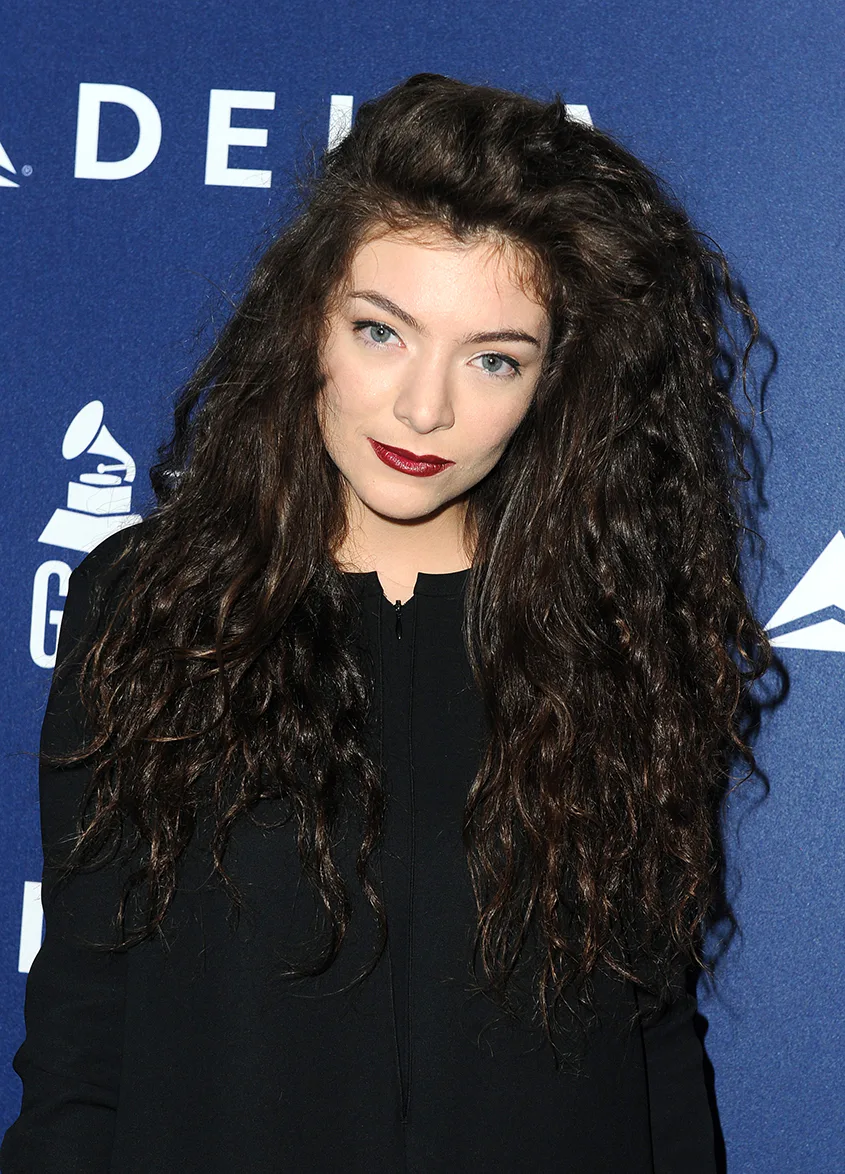Lorde is Collaborating with MAC Cosmetics!