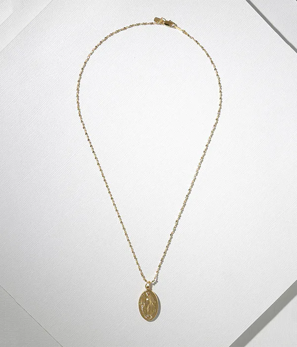 16 Dainty Necklaces That Are Perfect For Layering