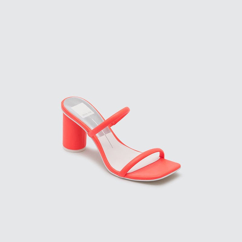 The Best Square-Toed Sandals To Wear In Summer And Fall