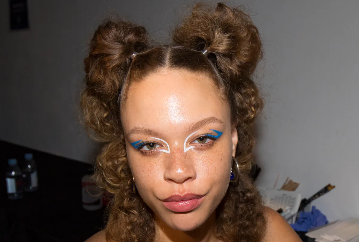 The Middle Part Is Back, Here's How To Wear It