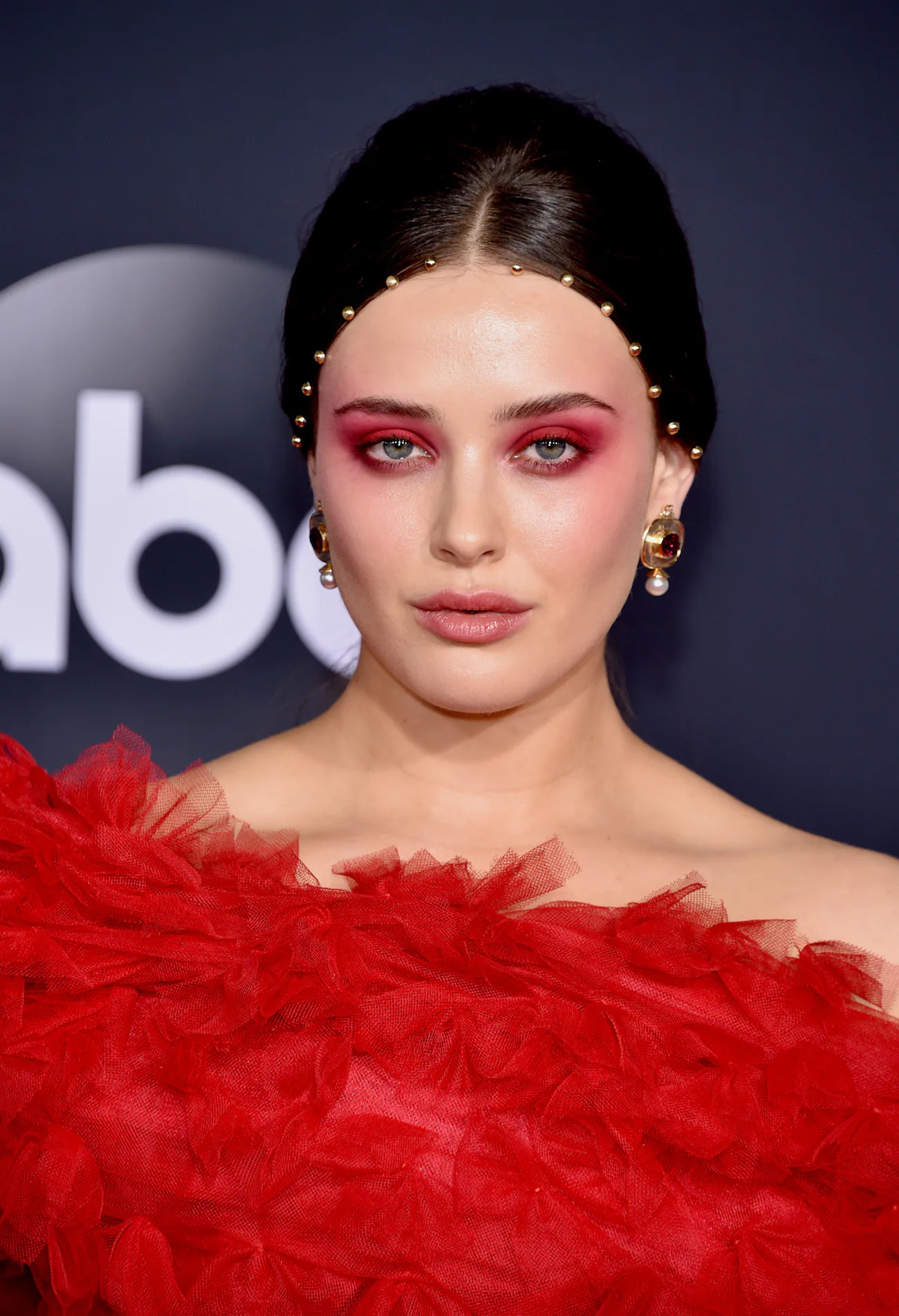 2019 AMAs: See The Best Beauty Looks
