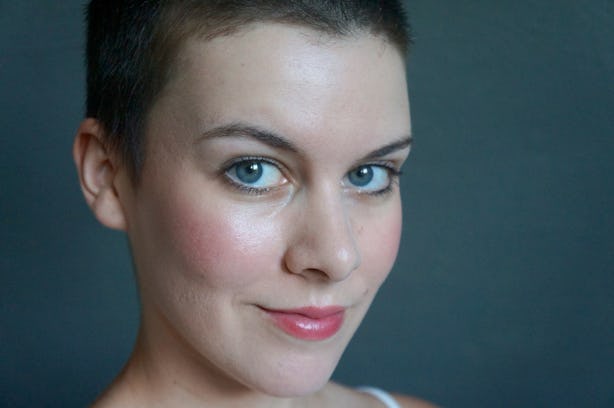 How To Wear Blush When You Have Naturally Flushed Skin — PHOTOS