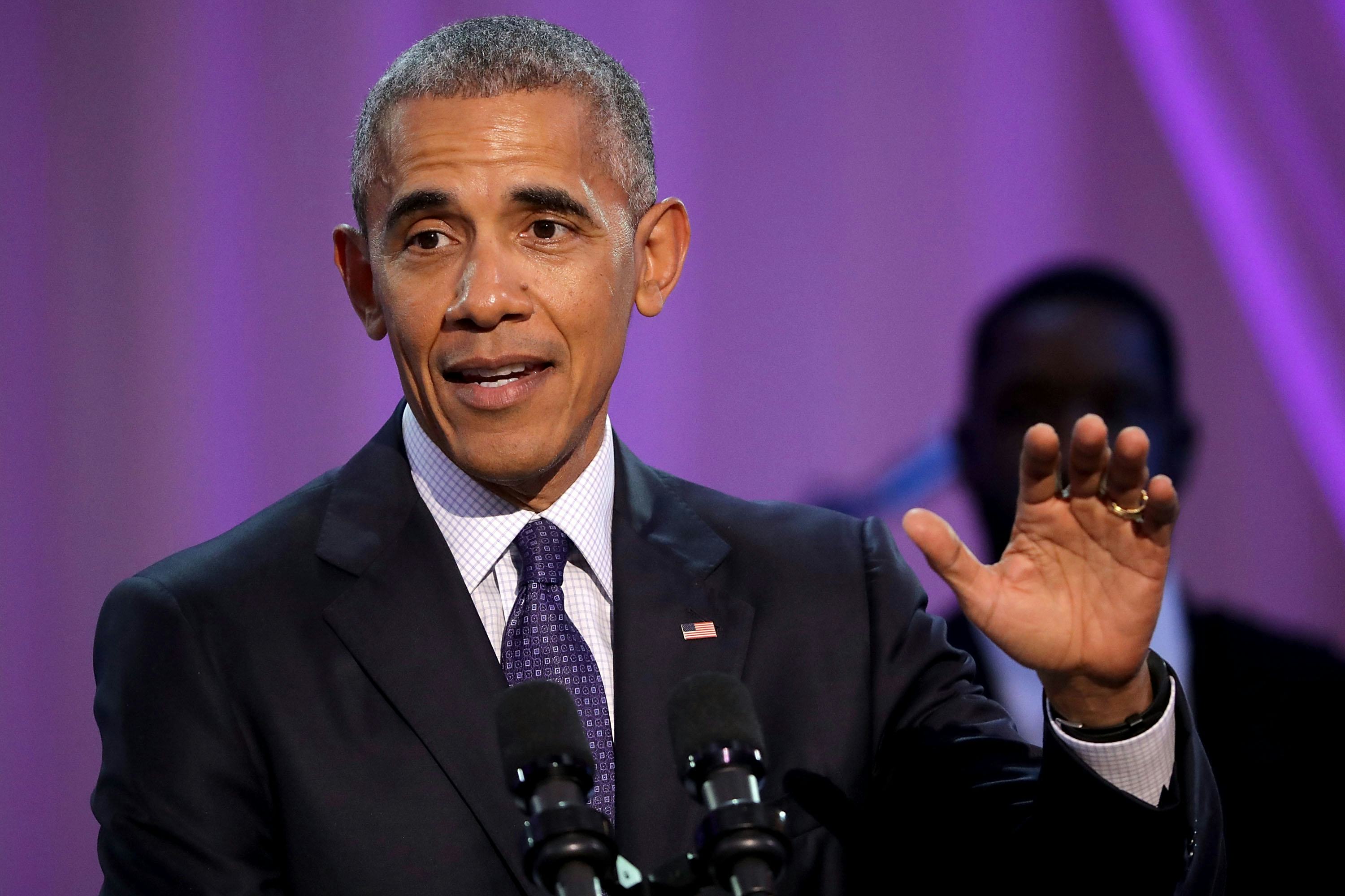 President Obama Dances To Drake's "Hotline Bling" With Usher, Proving ...