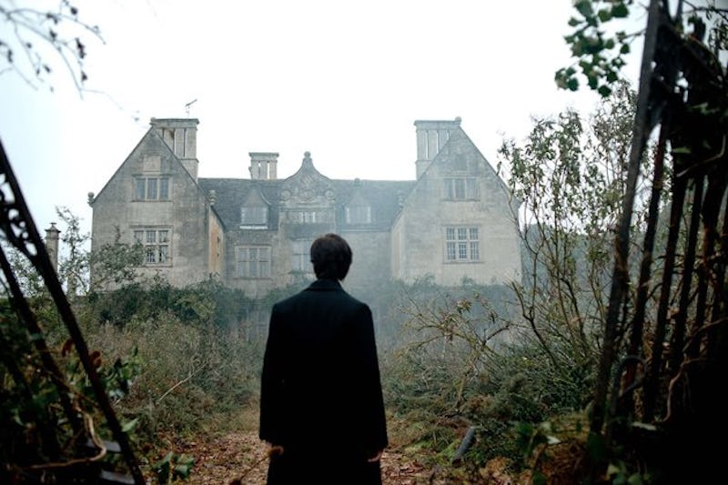 10 Haunted Houses In Literature That Prove Not Even 'Home Sweet Home ...