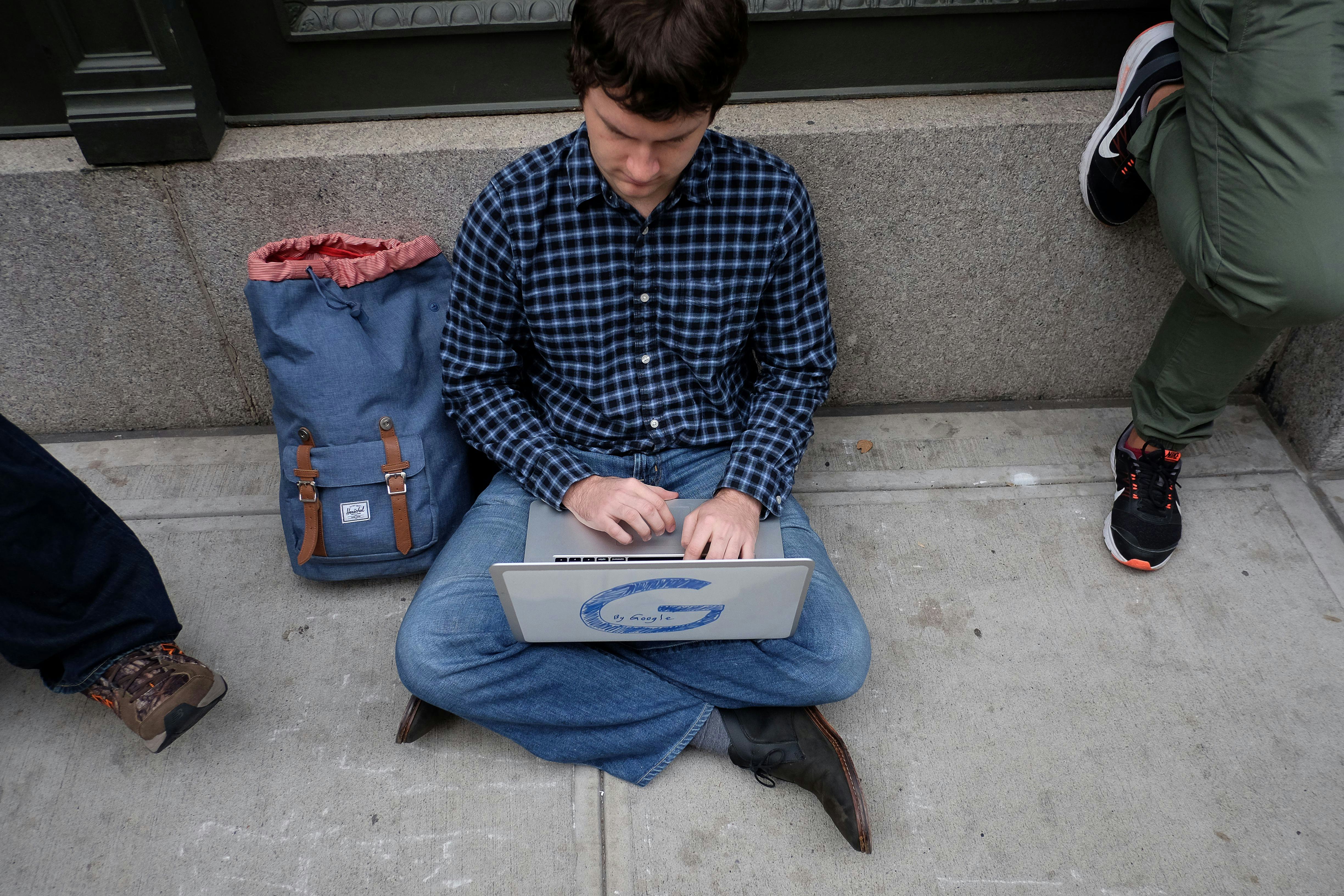 9 Fake News Sites That Are Spreading Dangerous, Yet Believable Stories