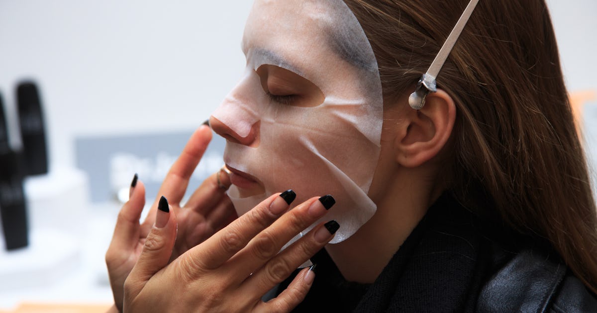 5 Tricks For Getting The Most Out Of Your Sheet Mask 5-tricks-for-getting-the-most-out-of-your-sheet-mask
